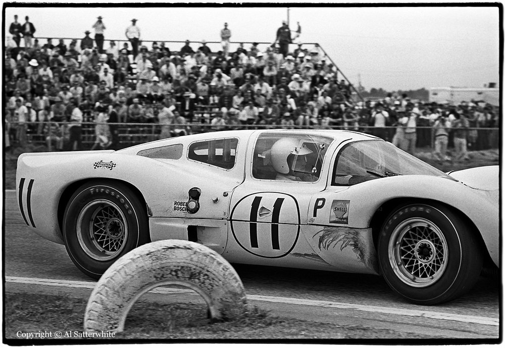 Photo: 1966 Chaparral 2D Sebring # 11 during race | 2D Chaparral 1966 ...