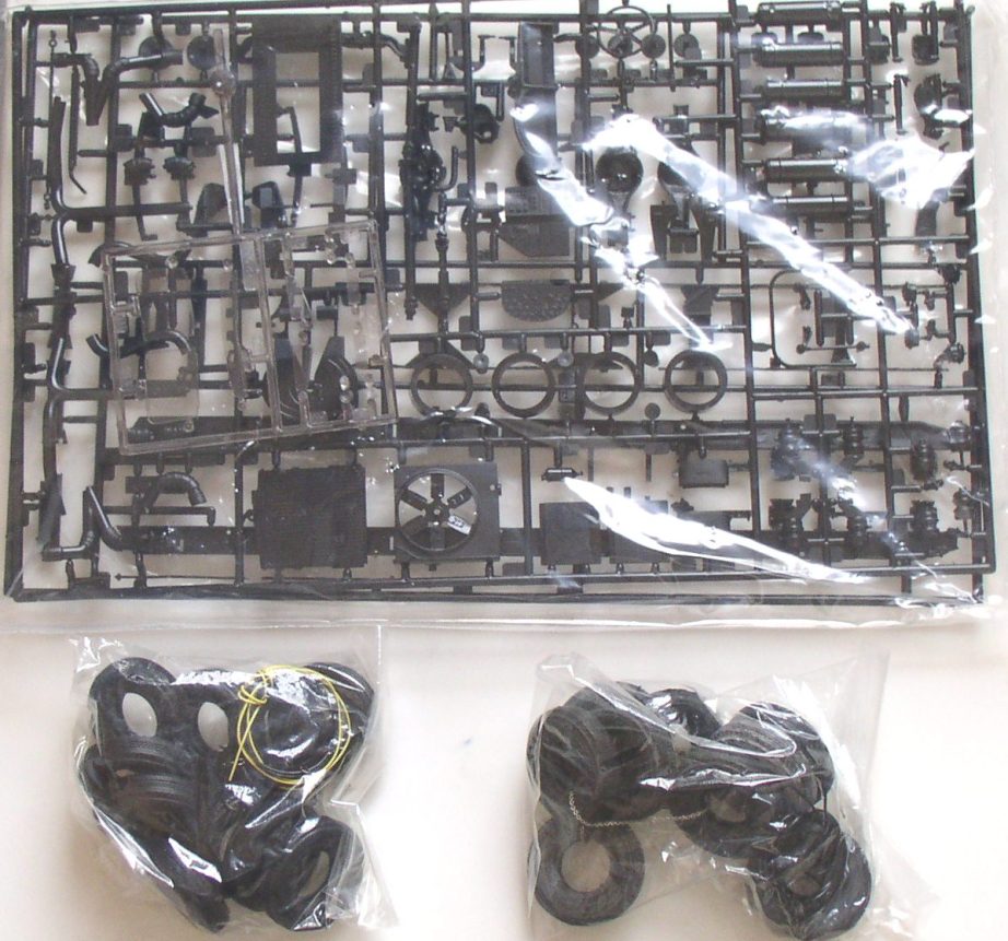 Photo: RevellCarTransportercontents4-vi | REVELL Prestige Car-Transport ...