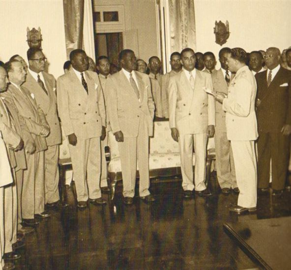 Photo: Discours du Général Antoine Levelt lors de son installation ...