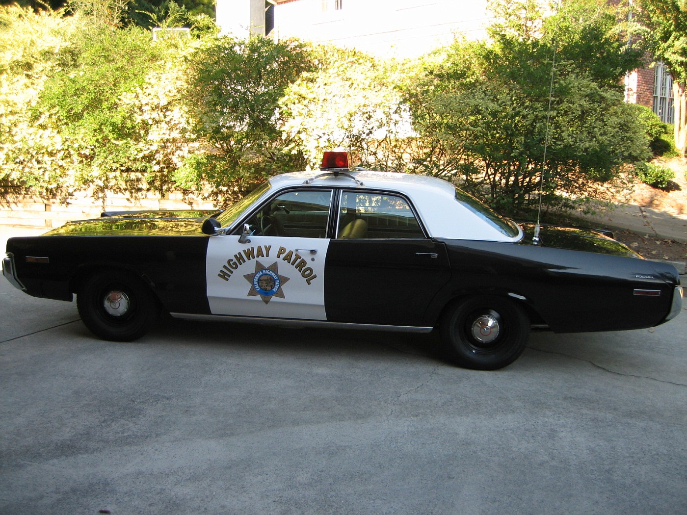 copcar dot com - The home of the American Police Car - Photo Archives