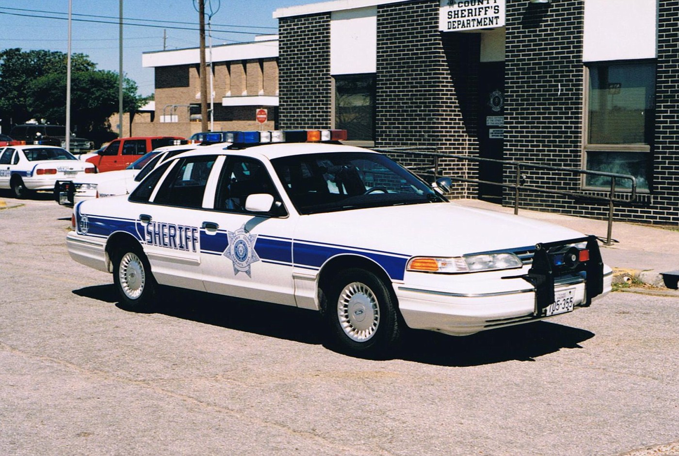 copcar dot com - The home of the American Police Car - Photo Archives