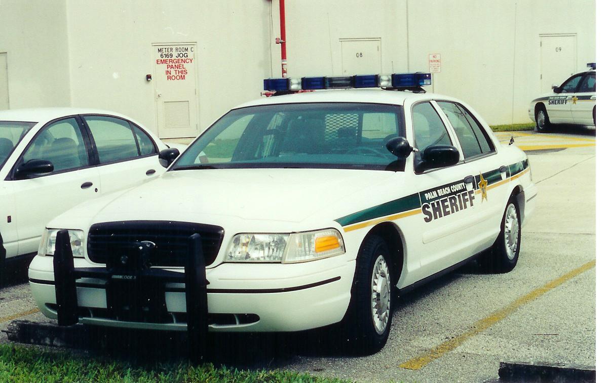 copcar dot com - The home of the American Police Car - Photo Archives