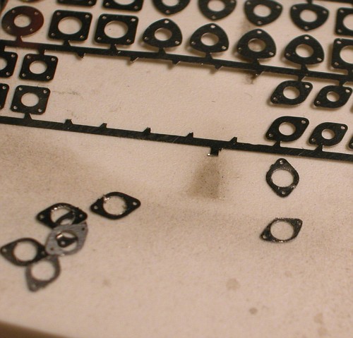 Photo: Headers do not plug into the heads. I needed flanges ...