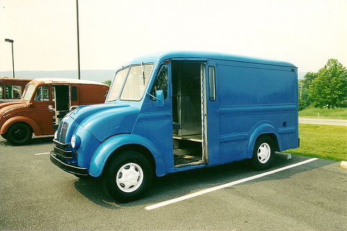 Photo: Divco Bergman's Laundry | Divco delivery trucks album ...