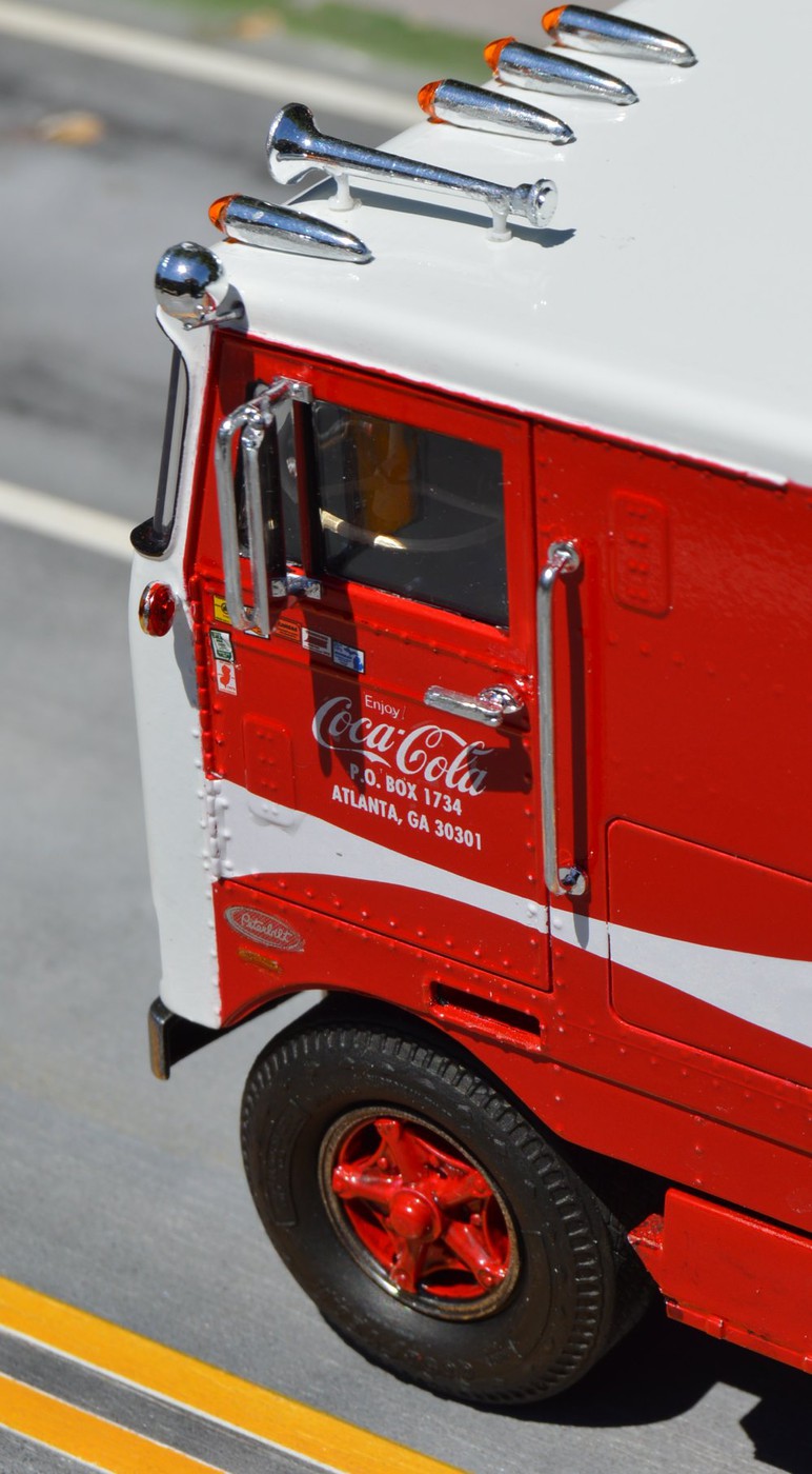 Photo: DSC 5245 Coke 352 cab close above | AMT Peterbilt Coke Pacemaker ...