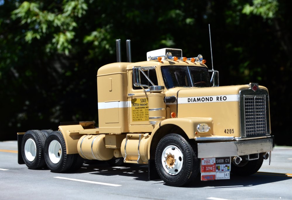 Photo: DSC 5139 Tan Diamond Reo Set Back Tractor | Set-Back Front Axle ...