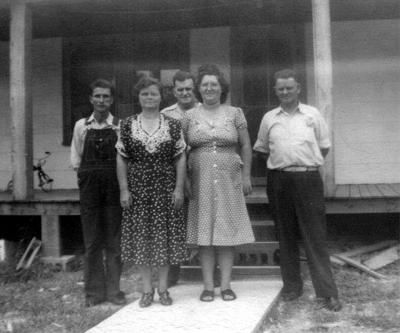 Photo: 43-Joe Hutson, Claudia (Robbins) Hutson, Felin Hutson, Alene ...