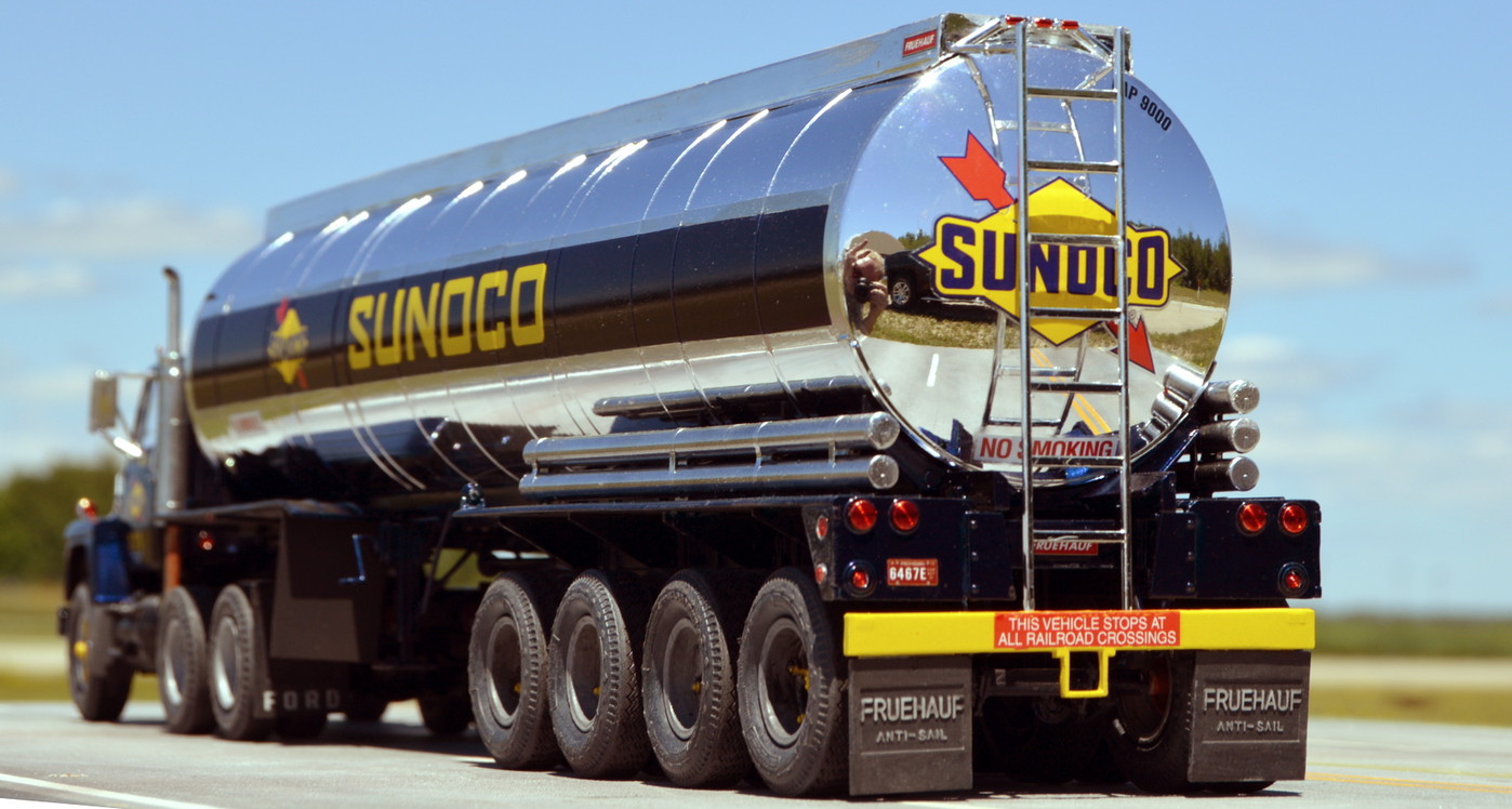 Photo: Sunoco Michigan Tanker Rear View Ford LNT 7 8 22 | LNT 8000 ...