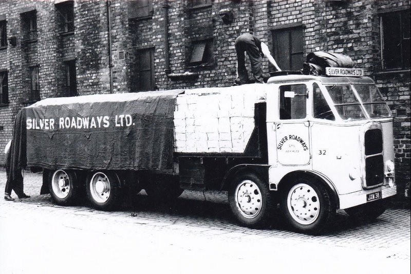 Photo: JXM 38 Scammell R8 no. 32 | Silver Roadways album | Boballoa ...