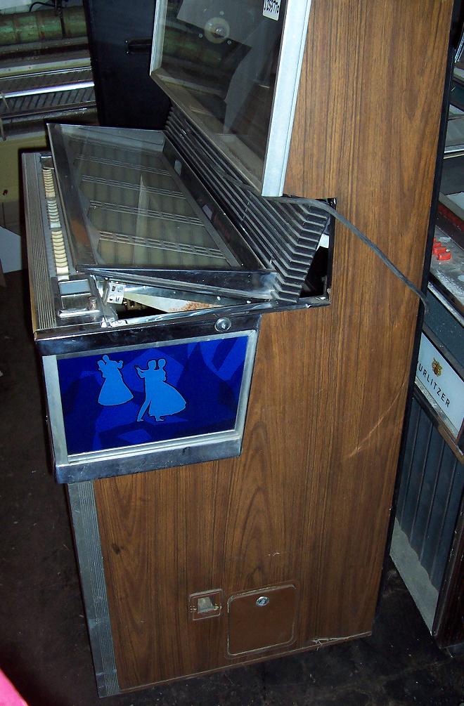 Photo: SSS160-253770d | 1967 Seeburg SS160 Stereo Showcase Jukebox - S ...