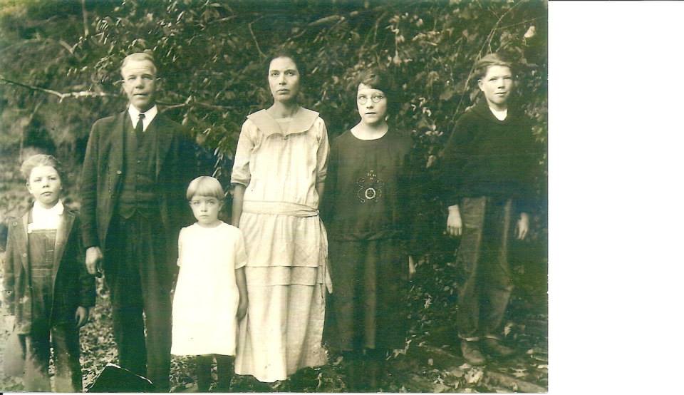 Photo: Howard,Andrew,Hazel,Lucinda,Ethel,Argil Lawson | #7 - People of ...