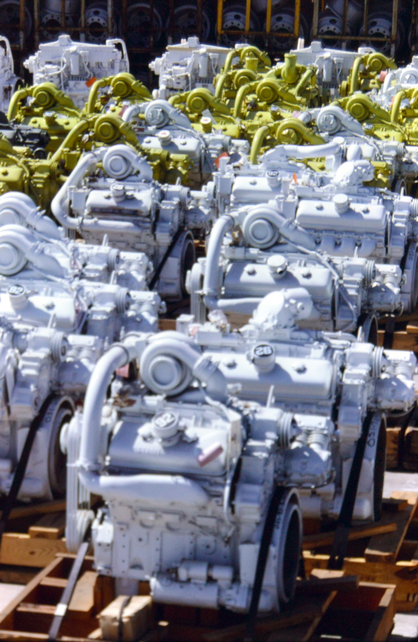 Photo: DSC 5600A 8v92 in white on pallet at Newark Peterbilt | Engines ...