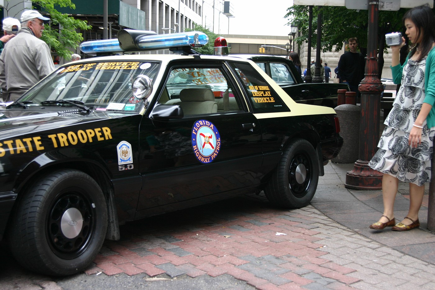 copcar dot com - The home of the American Police Car - Photo Archives