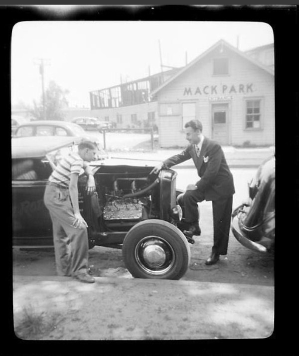 Photo: Hot Rod (10) | A TRIBUTE TO 90 YRS OF THE 32 FORD IN BLACK ... Photo: Hot Rod (10) | A TRIBUTE TO 90 YRS OF THE 32 FORD IN BLACK ...